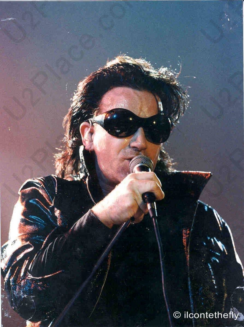 U2 Memorabilia @U2PLACE.COM - La raccolta degli occhiali di Bono